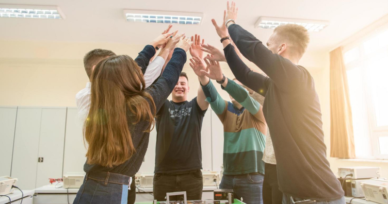 10 Team Building Activities for Small Groups (Not Boring)‍ - We Test