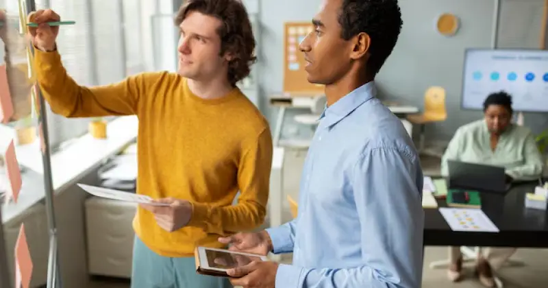 Top 10 Examples of Employee Recognition - We Test