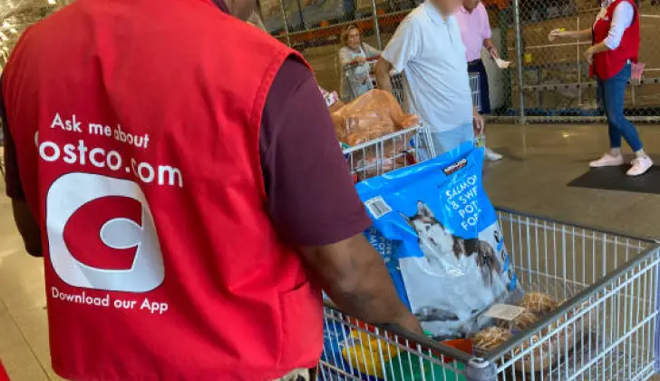 10 Costco Employee Benefits That Keep Workers Happy - Wetest