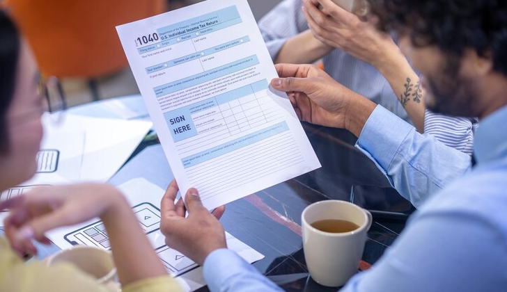 Employee Status Change Form: What It Is and How to Use It - We Test