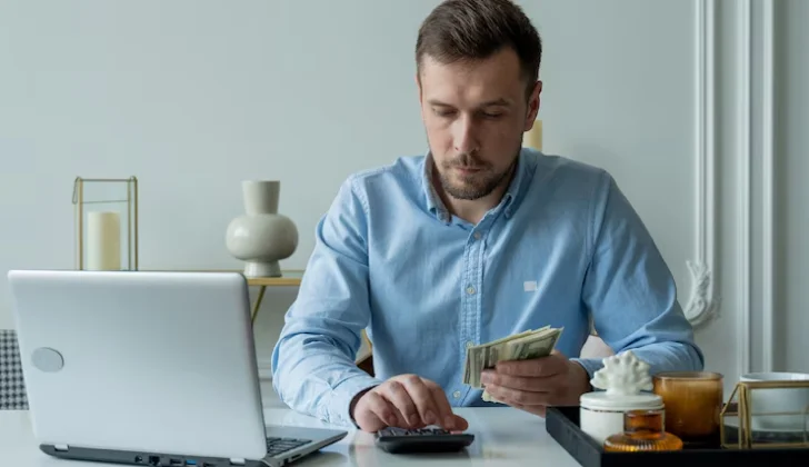 Fixed Salary Means: What It Is and How It Works - We Test