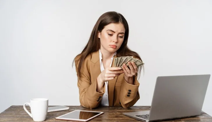 Fixed Salary Means: What It Is and How It Works - We Test